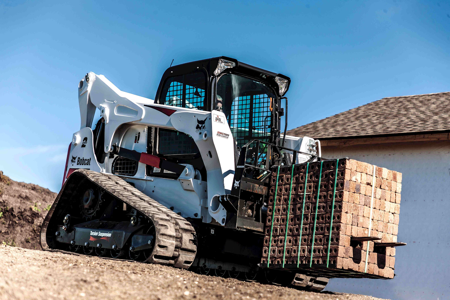 Bobcat introduces brand new pallet fork attachment | Total Landscape Care