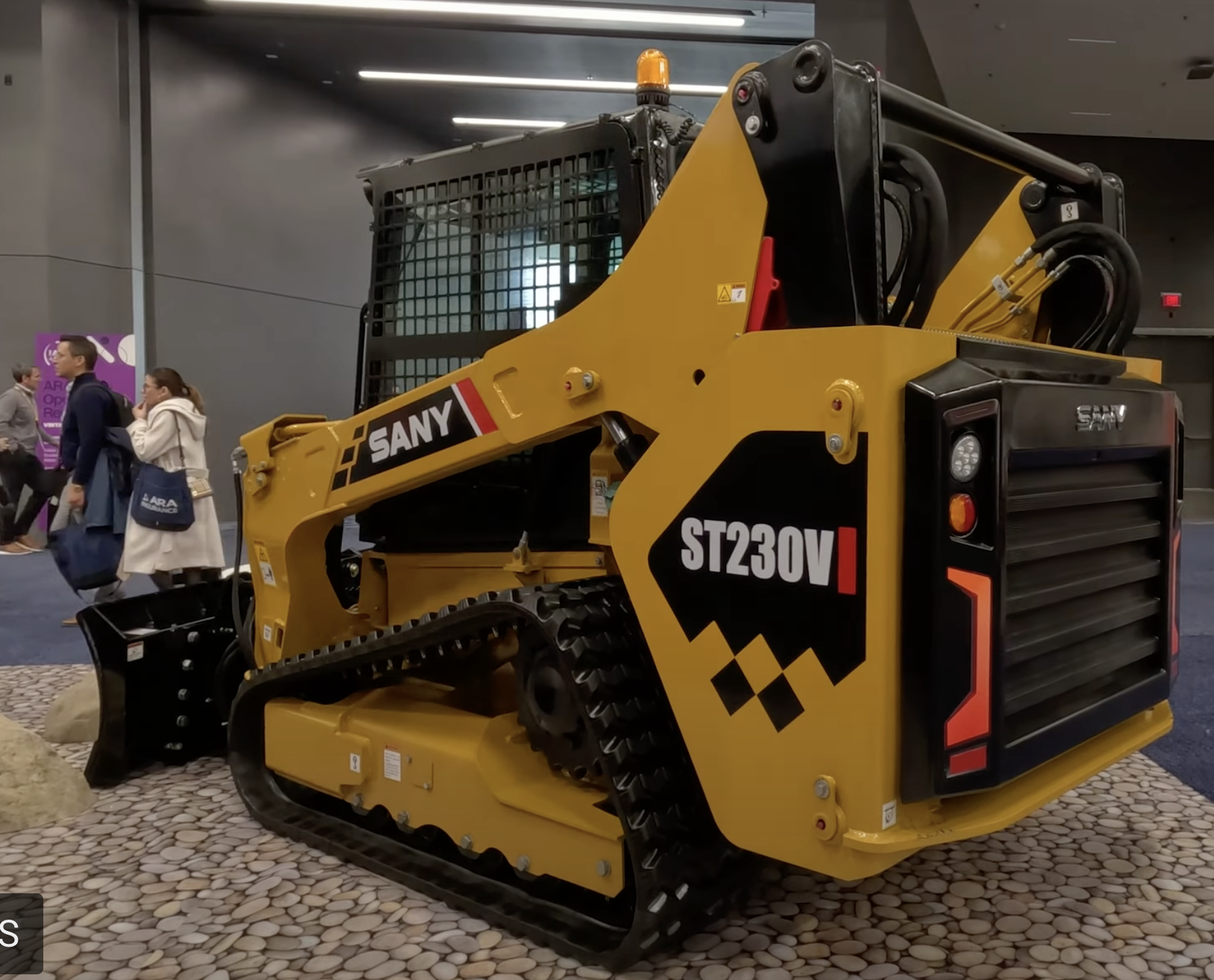 CTLs dominate 40 years after tracks added to a skid steer – Buyer’s ...