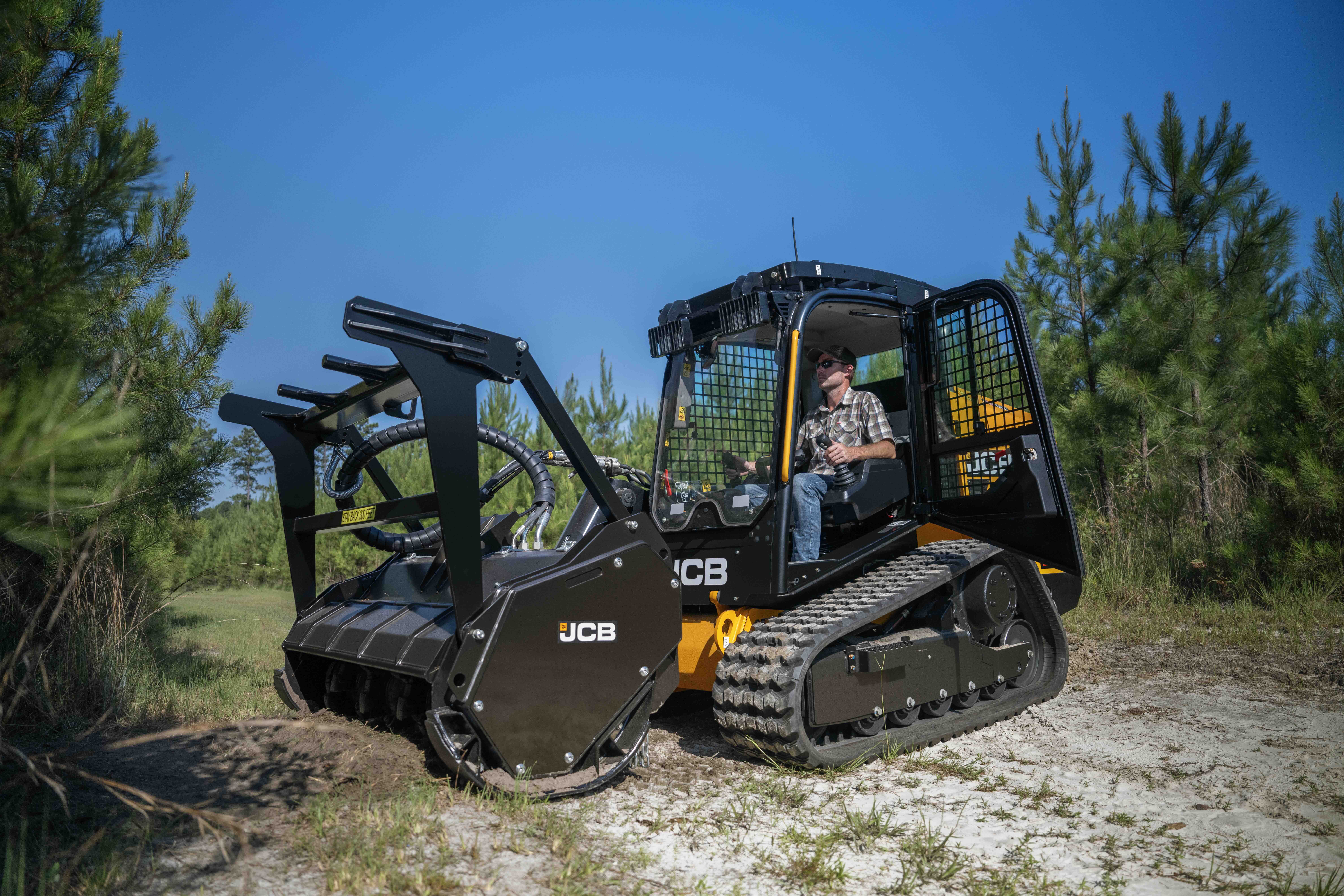 JCB unleashes its most powerful teleskid & compact track loader: The 4TS and 400T | Total ...