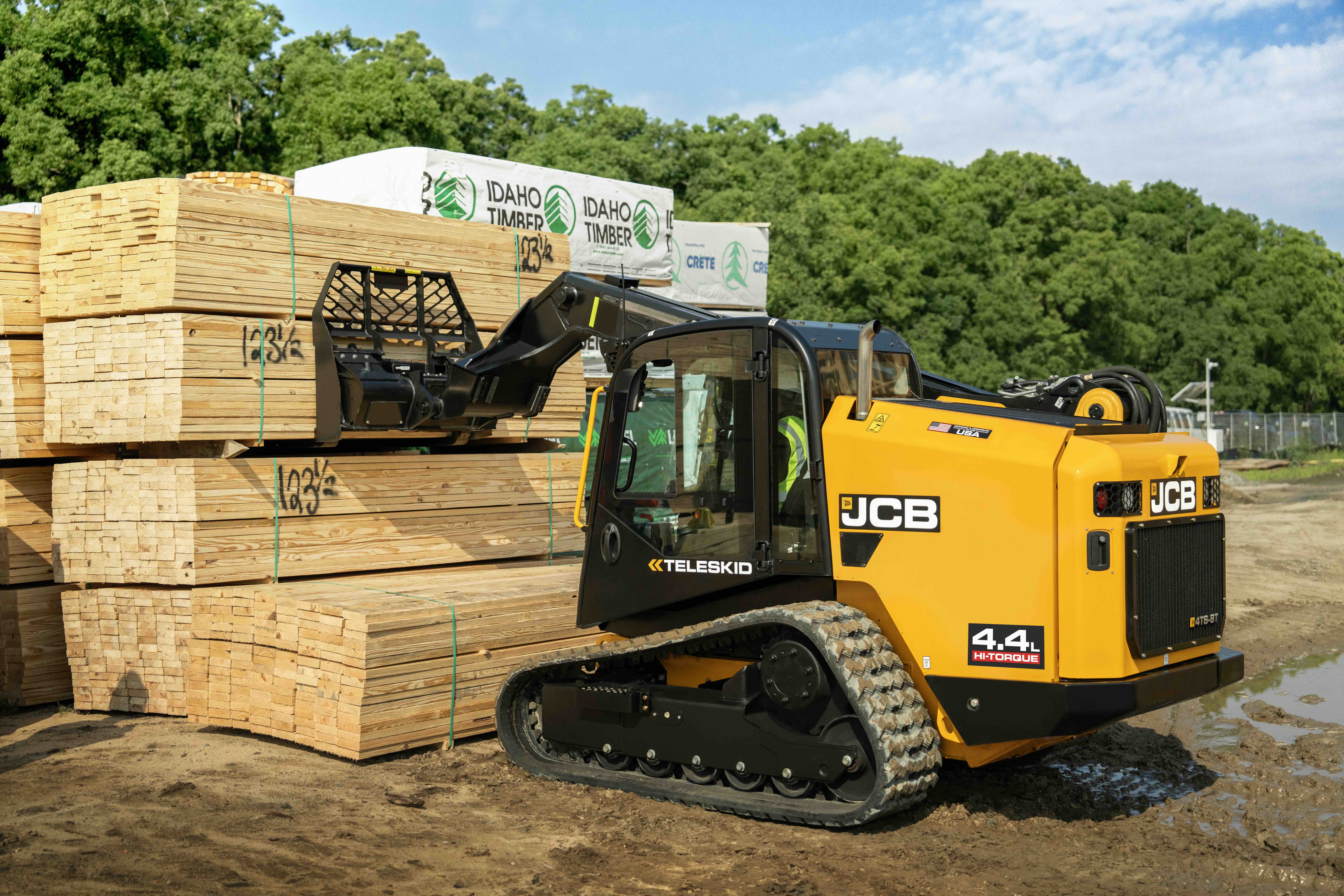 JCB unleashes its most powerful teleskid & compact track loader: The ...